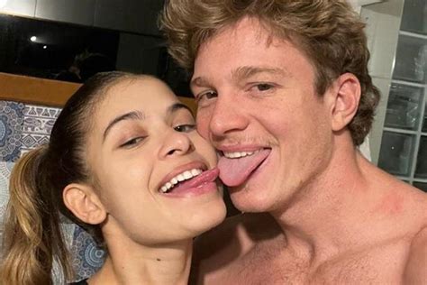Filho de Letícia Spiller e Marcello Novaes faz ensaio nu namorada