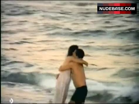 Arcelia Ramirez Hot Scene On Beach En Un Claroscuro De La Luna