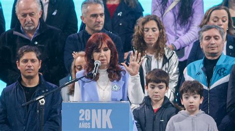 Lavado De Dinero Sobreseyeron A Cristina Fernandez De Kirchner En La