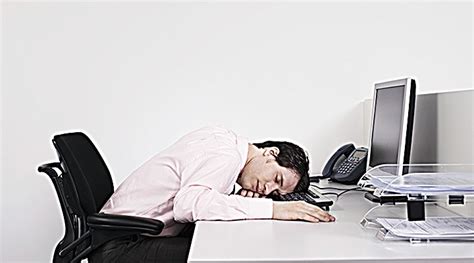 Dormir En El Trabajo Puede Ser Causal De Despido Radio Nacional