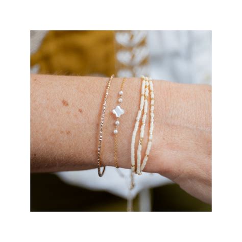 Bracelet multi rangs perles miyuki et doré et lien coton ajustable