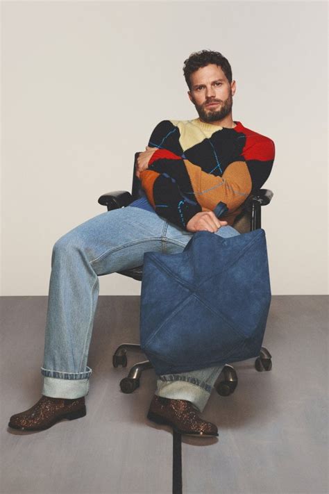 Maglione Maxi Borsa E Stivali Con Strass Jamie Dornan Il Nuovo
