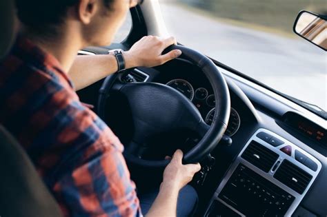 Uber lança ferramenta que limita o tempo online do motorista dirigindo