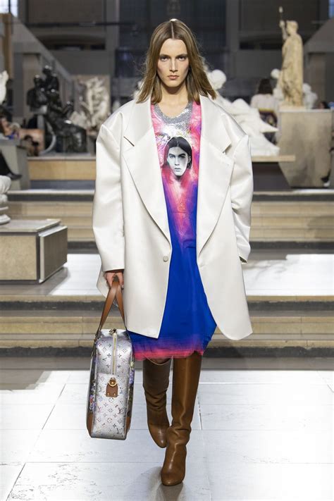 Louis Vuitton Fall Winter 2022 2023 RUNWAY MAGAZINE Official