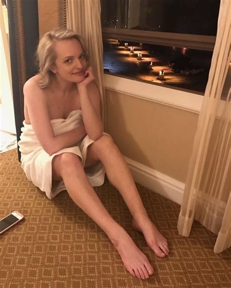 Elisabeth Moss Sexy Posing And Paparazzi Pics Real Leaked Nudes Of