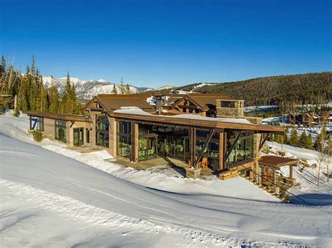 Modern Mountain Lodge Resort