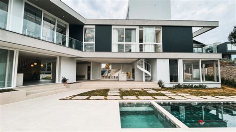 A modernidade na arquitetura de Casas de Alto Padrão Construtora da