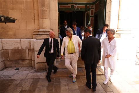 Obsèques de Pierre Cornette de Saint Cyr la soeur de Chantal Goya et