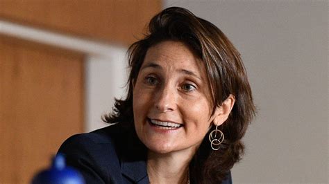 Nouveau gouvernement qui est Amélie Oudéa Castéra nommée ministre