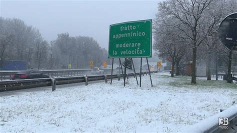 Cronaca Meteo Piemonte Maltempo Neve In Pianura Fiocchi Lungo L