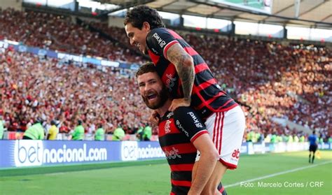 Pedro faz golaço Flamengo conquista Taça Guanabara e terá vantagem na semi
