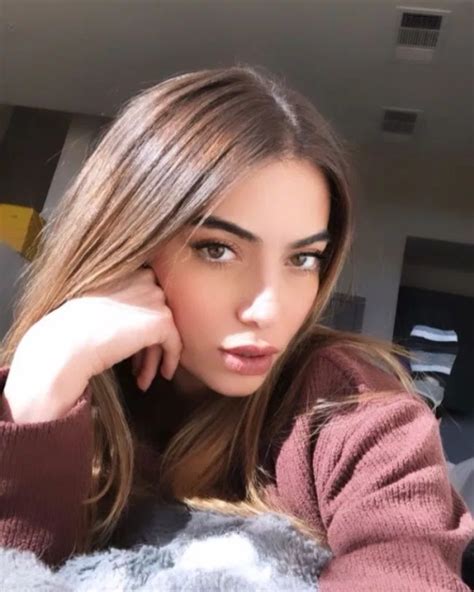 Very Hot Selfies Pics