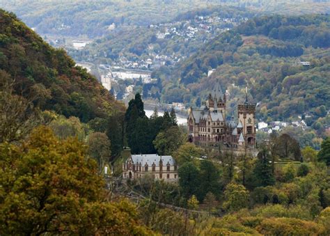 Der Drachenfels Im Siebengebirge Anfahrt Zahnradbahn Und Schloss