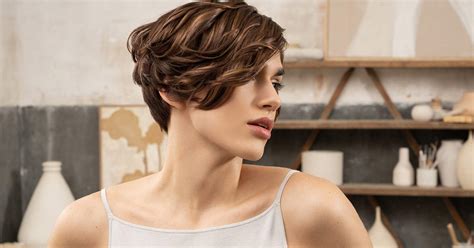10 Cortes De Pelo Corto Ondulado Para 2023 Femeninos Naturales Y