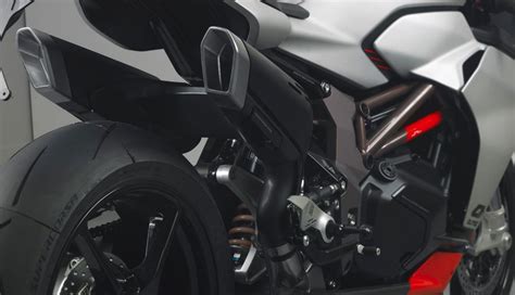 Qj Motor Srk Rc Reka Bentuk Dan Teknologi Mv Agusta