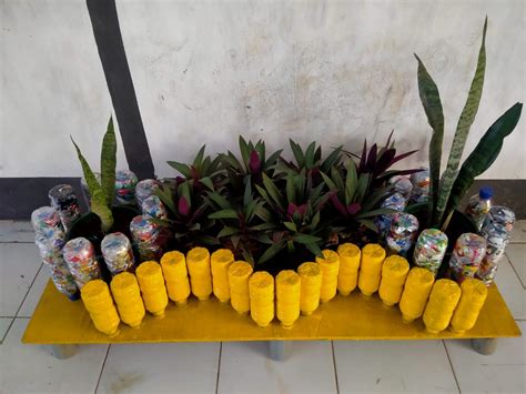 PEMBUATAN POT DARI ECOBRICKS SMA NEGERI 1 PARAKANSALAK