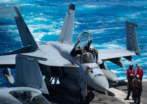 Boeing S F A 18 Vs Dassault Rafale M Which Wins The Indian Navy S