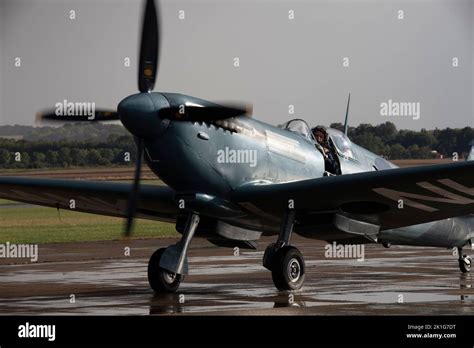 Supermarine Spitfire Pr Xi The Nhs Spitfire Pl G Prxi Landing At