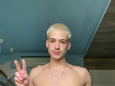 João Guilherme rebate críticas sobre aparência Te manca Parem GQ