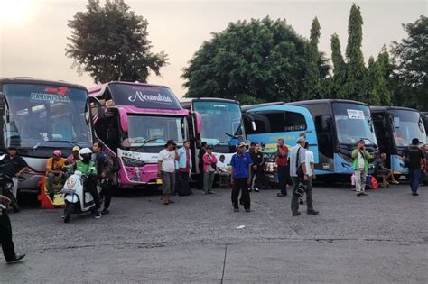 Arus Mudik Di Terminal Bus Kalideres Turun 20 Persen Pada H 2 Lebaran