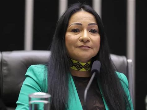 TRE do Amapá cassa deputada bolsonarista Sílvia Waiãpi por Política
