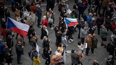Tízezrek követelték Prágában a kormány lemondását Mandiner