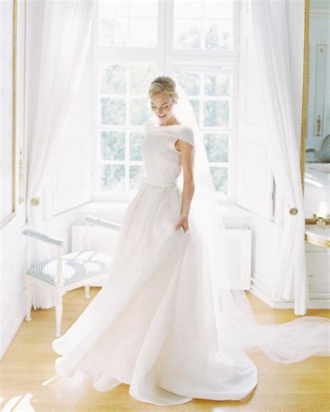 Best Bridal Portrait Ideas And Helpful Tips To Take A Photoshoot