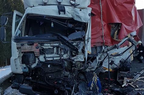 Accident grav in Pasul Tihuta cu cinci răniți după o coliziune între un