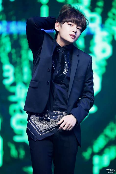 Top Sexiest Outfits Of Bts S V