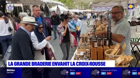 Lyon Retour De La Grande Braderie De La Croix Rousse