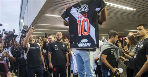 Festa Da Torcida Do Vasco Payet Desembarca No Rio