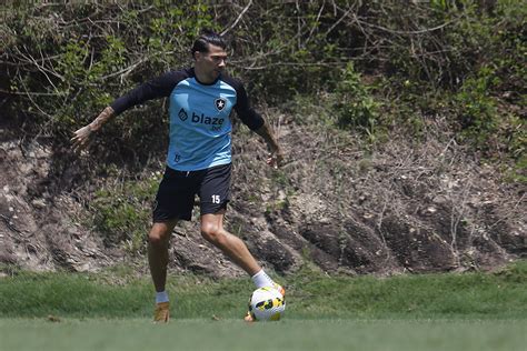 Além de Cuesta Botafogo poderá ter retornos importantes para clássico