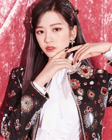 Yujin Izone Iz One Kpop Idols Generation Idolsgeneration