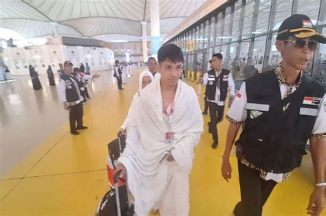 Witan Sulaeman Naik Haji Bersama Istri Dan 18 Anggota Keluarganya