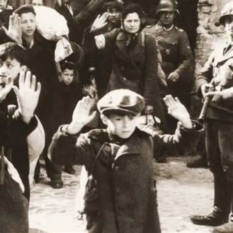 Prisoners Of War 30 Harrowing Historical Photographs