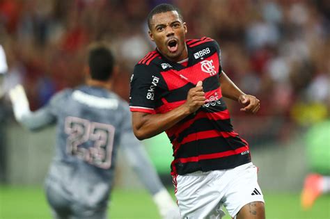 De La Cruz de volta veja a provável escalação do Flamengo para