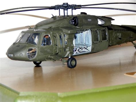 をイメージ ITALERI製 1 48 MH60 ブラックホーク 完成品 TPpJh m84253080088 ルカリ