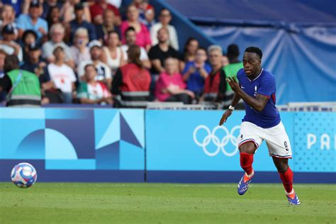 Football Bakwa et les Bleuets battus par l Autriche mais qualifiés