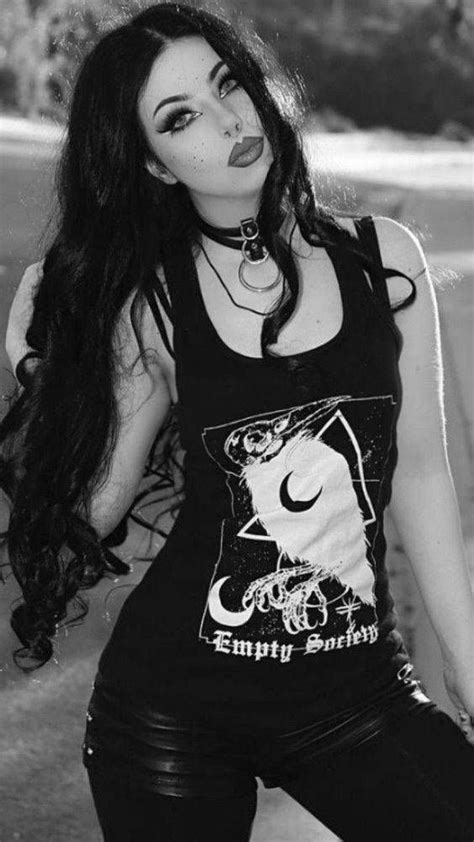 Pin By Beth Veazy On Goth Things Women Gothic Fashion Hot Goth Girls