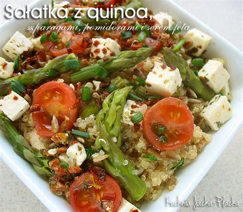 Sałatka z quinoa szparagami pomidorami i serem feta