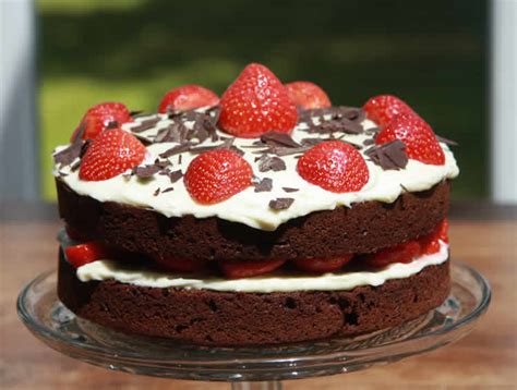 Recette gâteau au chocolat et fraises un dessert délicieux à la crème