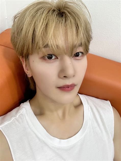 Zb1 Zerobaseone Seok Matthew Selca Selfie Matthews Matthew 3 Ricky Kim