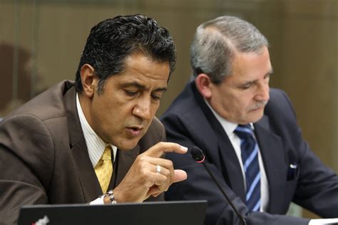Hacienda asegura que presupuesto se ajusta a regla fiscal y exige más
