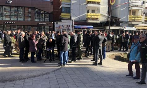 Serb T E Veriut Protestojn Kund R Ndalimit T Importit Dhe Konfiskimit