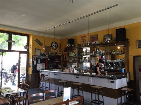 CAFE RESTAURANT DE LA PLACE Reillanne Restaurantbeoordelingen