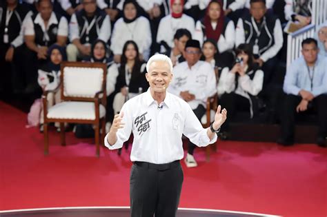 Pakar Mikro Ekspresi Ungkap Gestur Ganjar Pranowo Dalam Debat Perdana