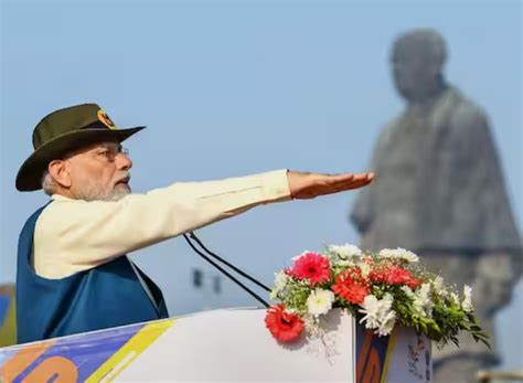 Pm Modi Pays Floral Tribute To Sardar Patel At Statue Of Unity In