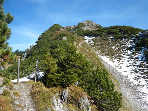Unterwegs am Höhenweg in Richtung Monteneu Fotos hikr org