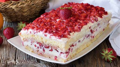 G Teau Aux Fraises Et Au Mascarpone Recipe Cold Desserts Crazy