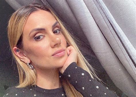 Liliana Filipa mostra se na cama nua e fãs reagem Que Mulherão